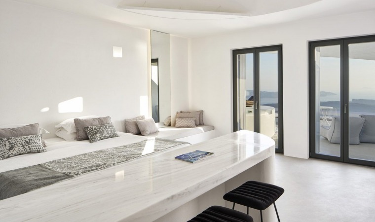 Suite with Outdoor Jetted Tub | Astra Suites Santorini